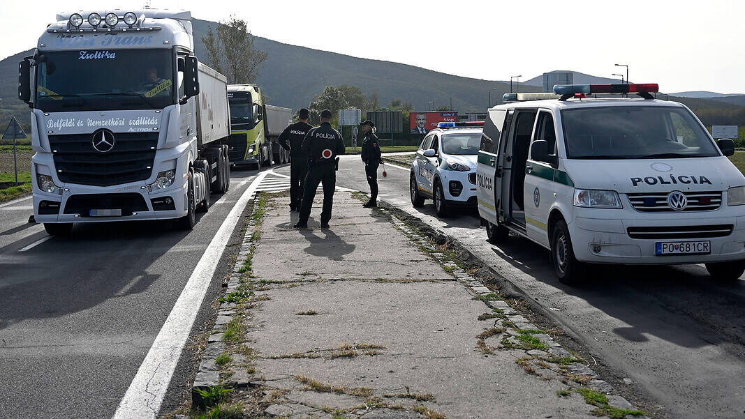 Kontroly na hraniciach s Maďarskom sa predĺžia do 3. novembra - Emefka Daily
